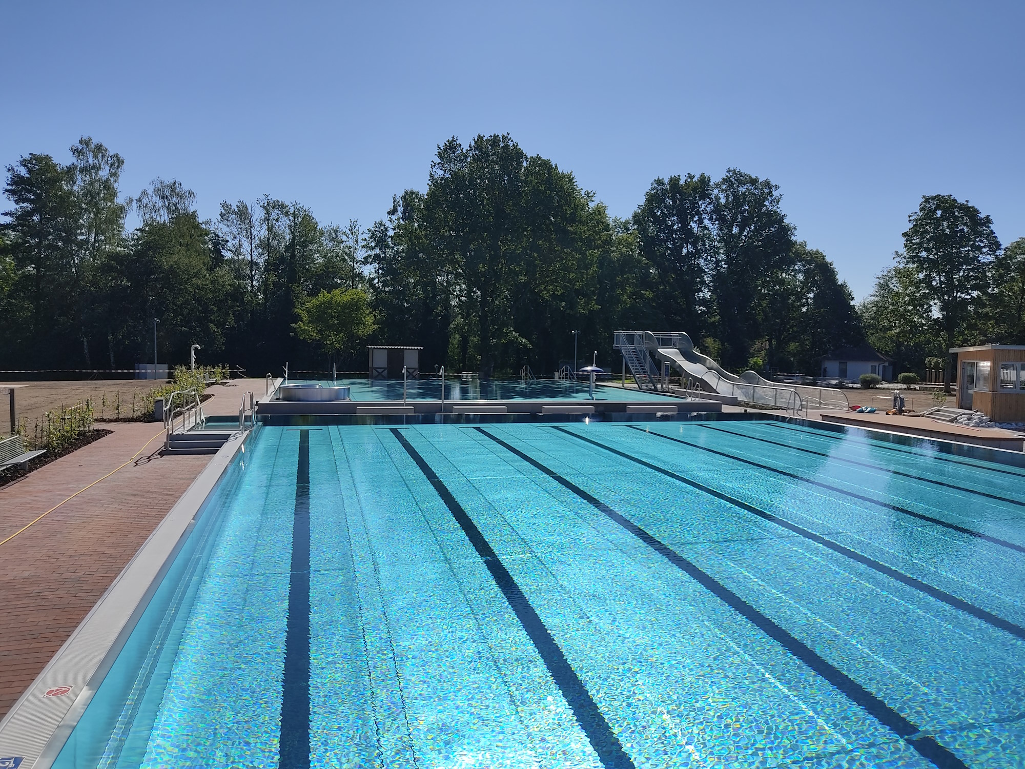 A fun and refreshing swimming experience | ATZWANGER plant technologies